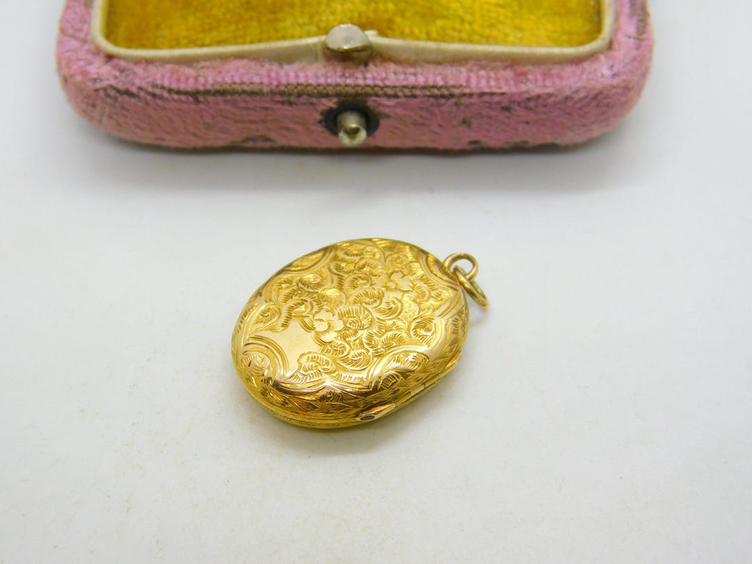 Victorian 18ct Yellow Gold Floral Pattern Sweetheart Locket Antique ...