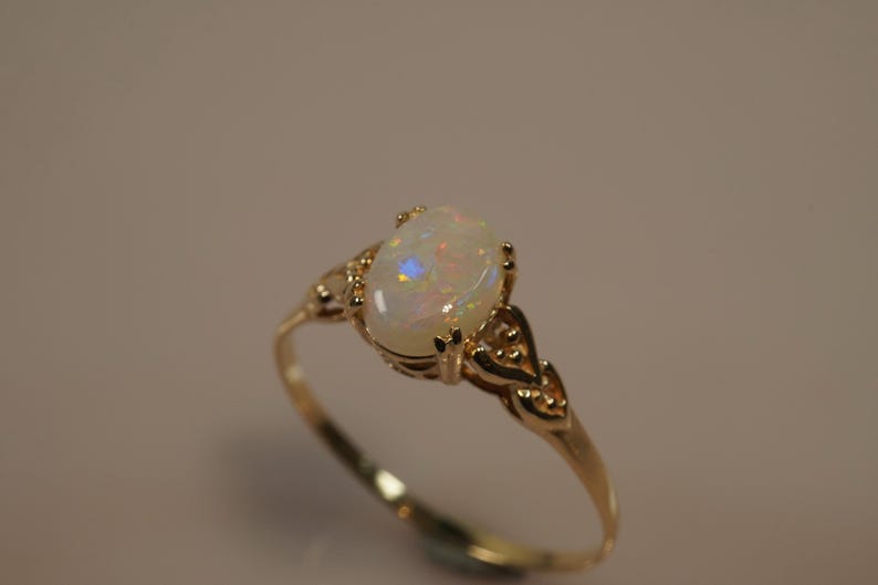 Classic 9ct Solid Opal Ring - Etsy