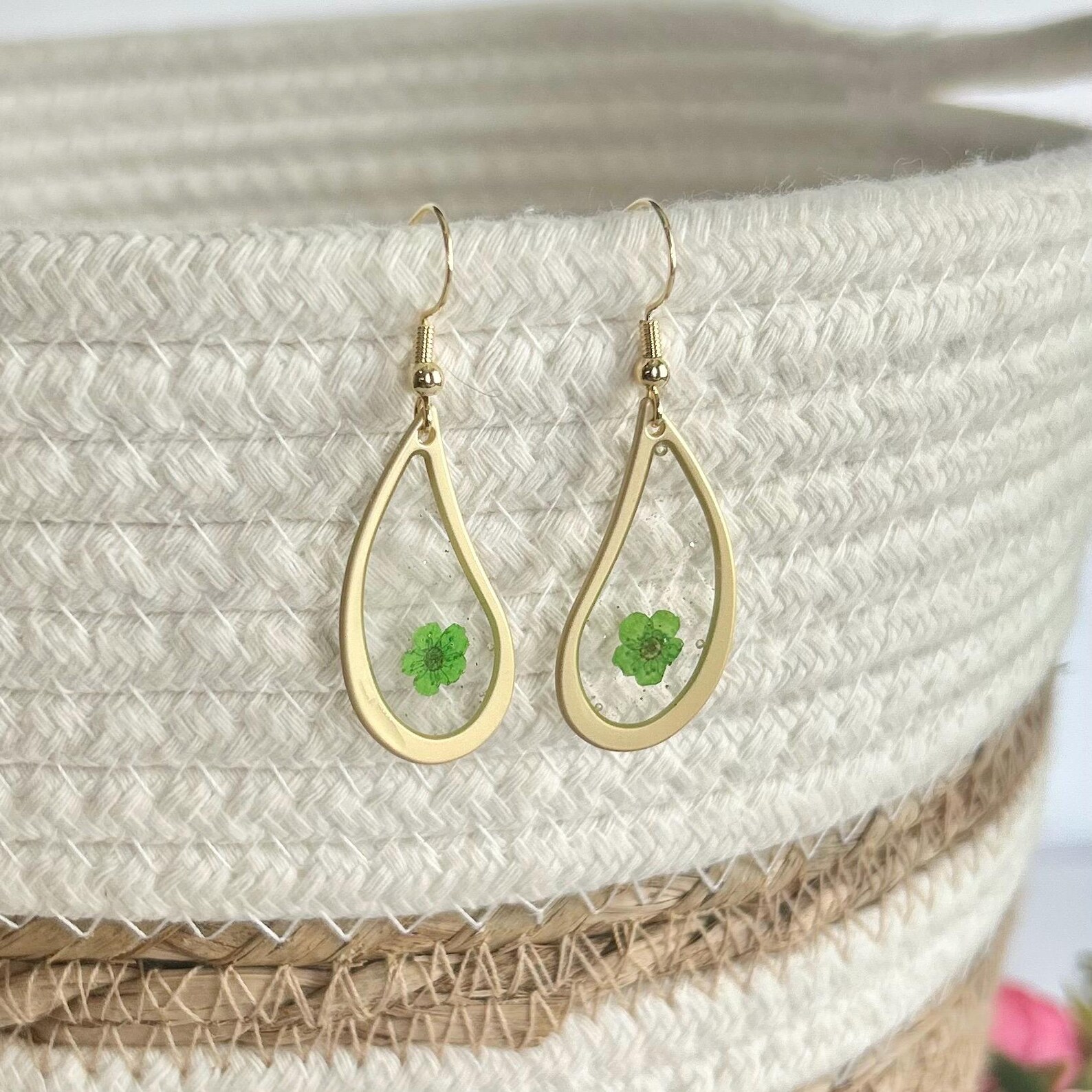 Trendy Bright Green Forget Me Not Floral Earring in Matte Gold Teardrop ...