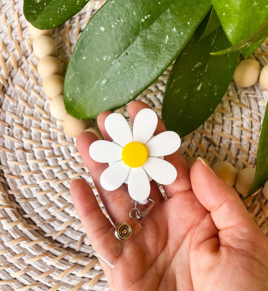 Daisy Badge Reel: White Flower Retractable ID Badge - Etsy