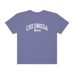 Chi Omega Mom Varsity College Sorority Comfy T-shirt | Chio Trendy ...