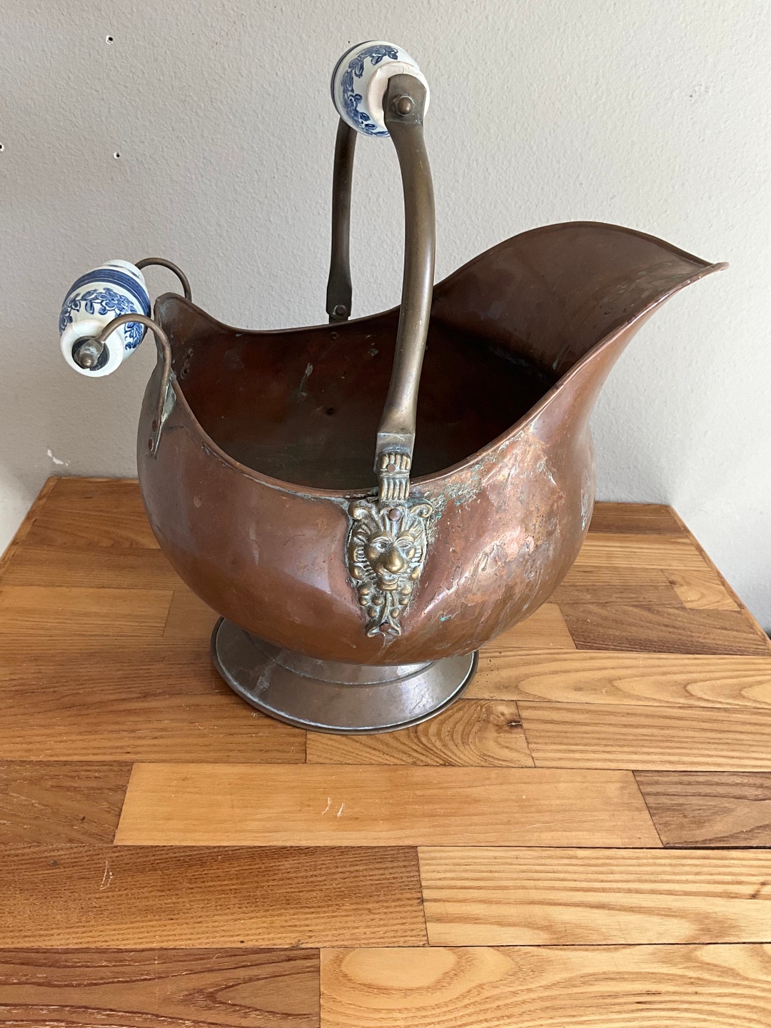 Vintage Large Copper Scuttle With Double Porcelain Handles - Lion ...