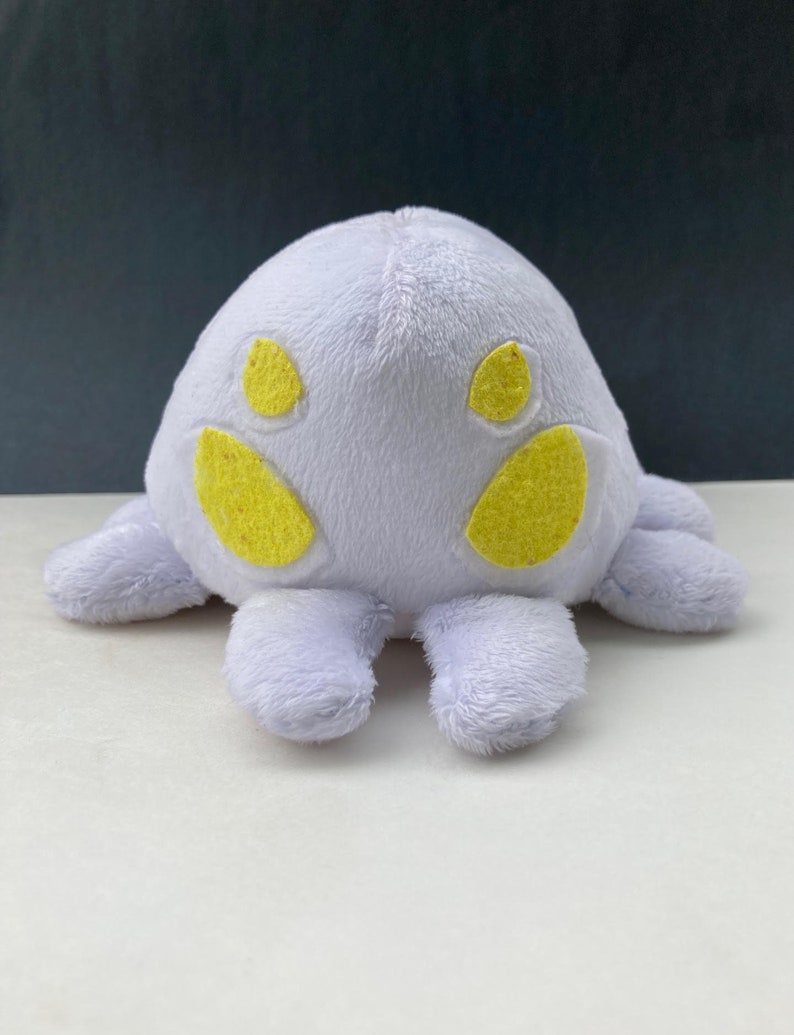 White Crab Spider Plushie, Venomous Arachnid, Cute Spider Stuffed ...