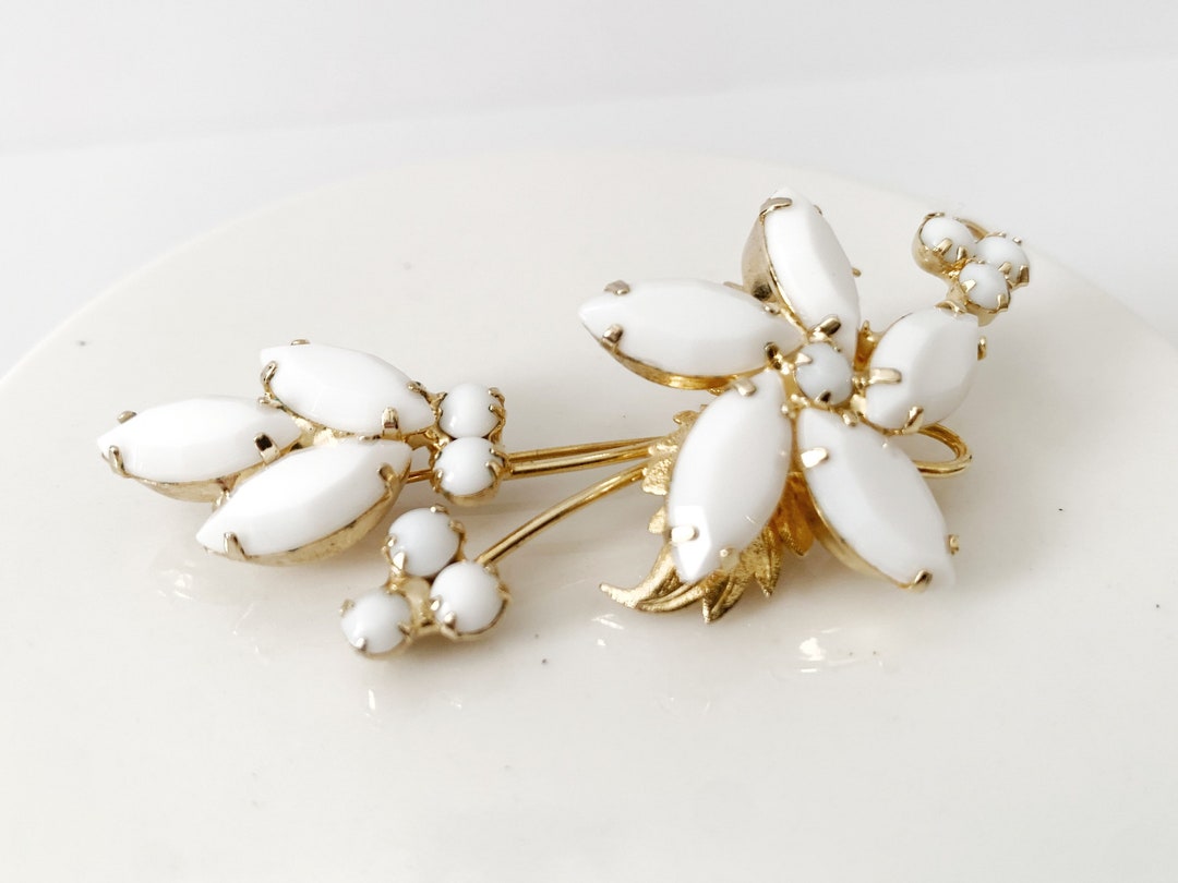 Vintage Milk Glass Flower Brooch: Gold Tone Spring Jewelry - Etsy