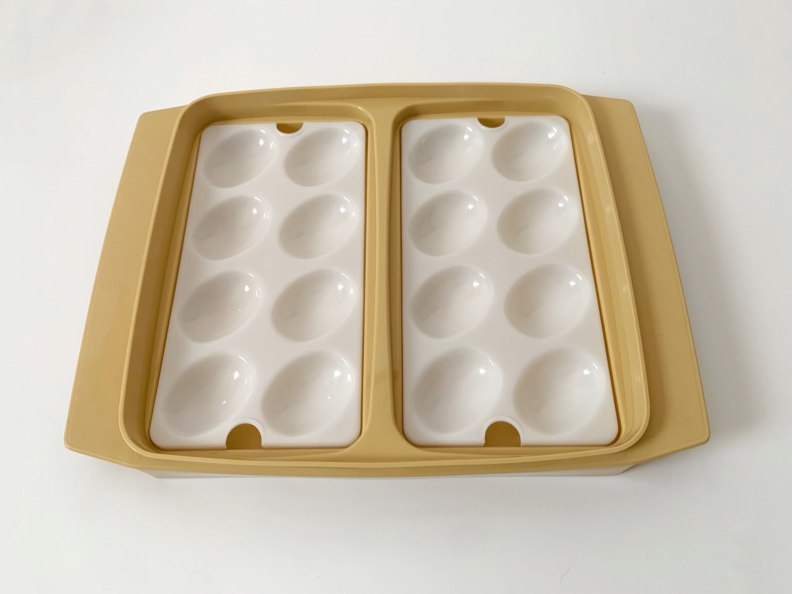 Vintage Tupperware Deviled Egg Store and Serve Harvest Gold Base 723-3 ...
