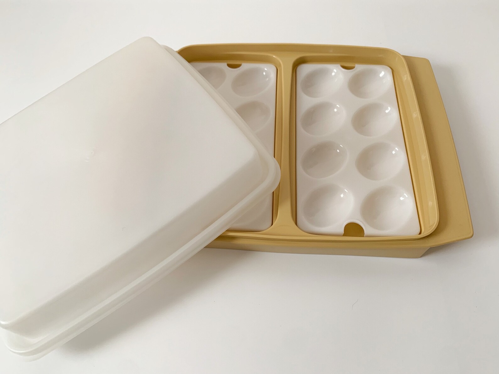 Vintage Tupperware Deviled Egg Store and Serve Harvest Gold Base 723-3 ...