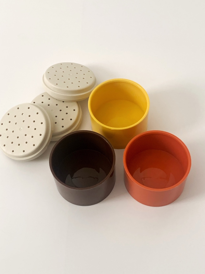 Tupperware Spice Tower Stackable Shakers Seasoning Shakers 1308 Vintage ...