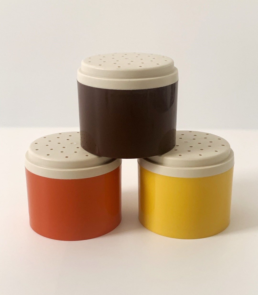 Tupperware Spice Tower | Stackable Shakers | Seasoning Shakers | 1308 ...