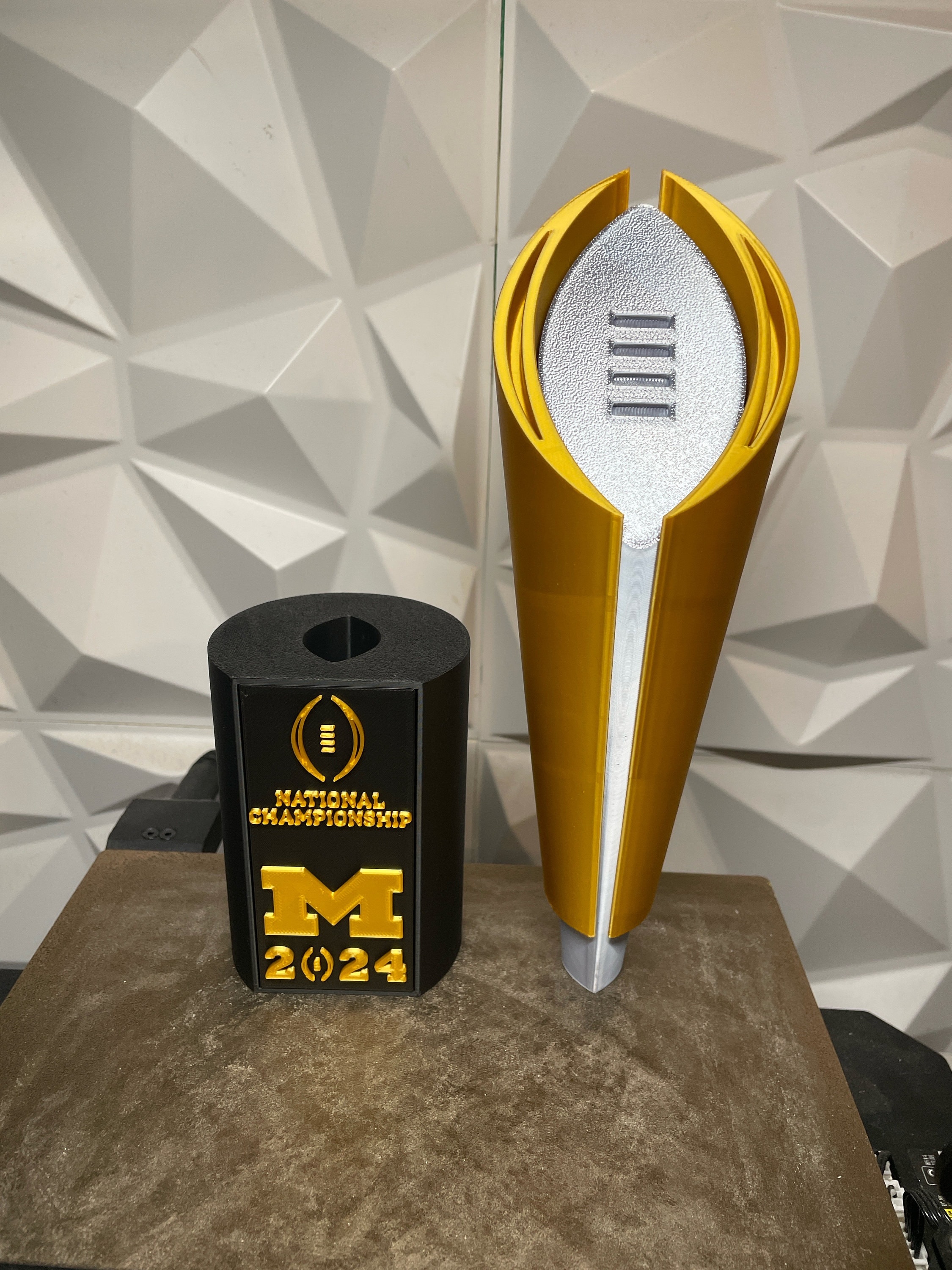 3d Printed CFP National Championship Trophy CUSTOMIZABLE - Etsy Canada