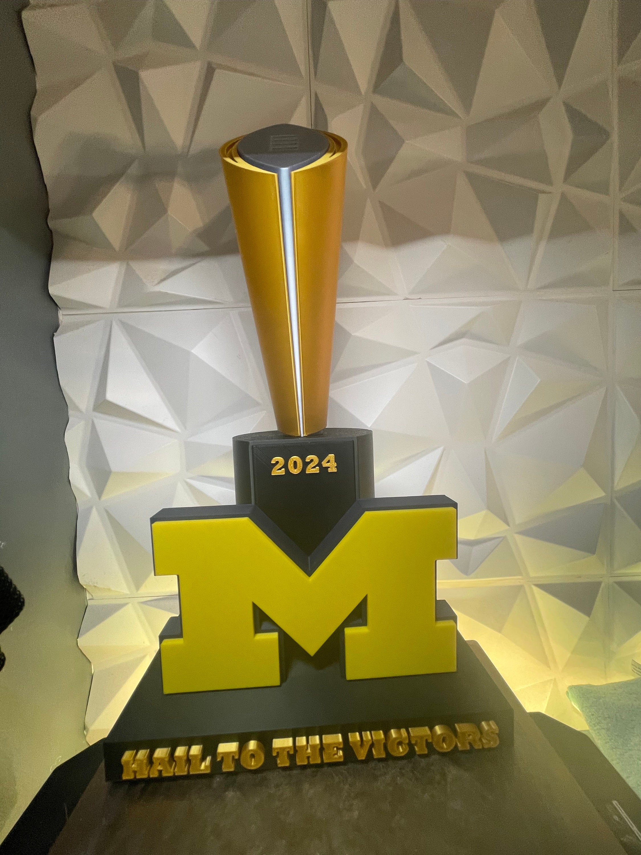 3d Printed CFP National Championship Trophy CUSTOMIZABLE - Etsy Canada