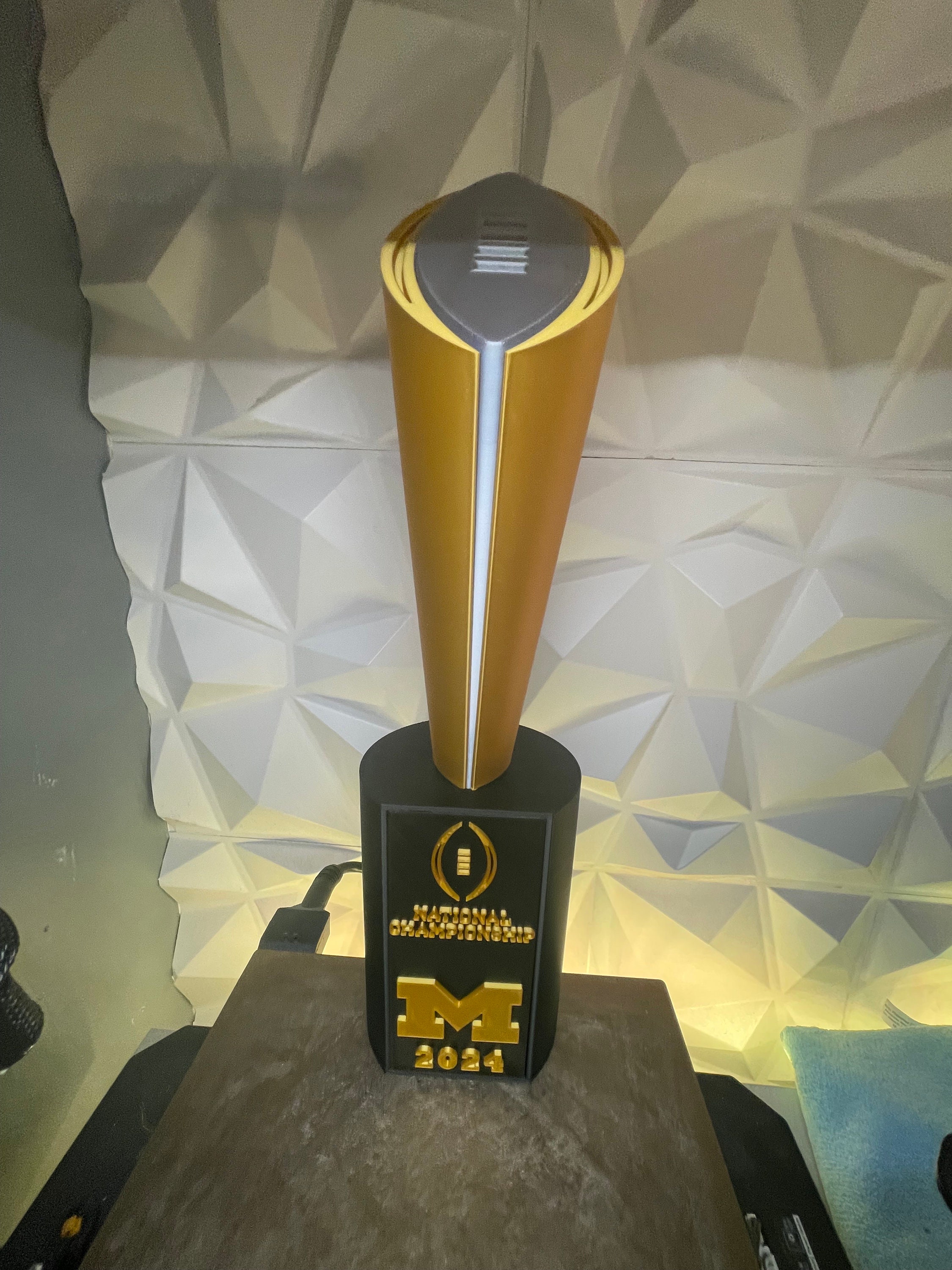 3d Printed CFP National Championship Trophy CUSTOMIZABLE - Etsy Canada