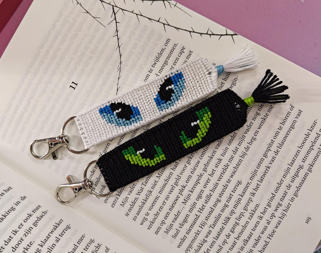 How to Train Your Dragon Keychain (set of 2) - Etsy