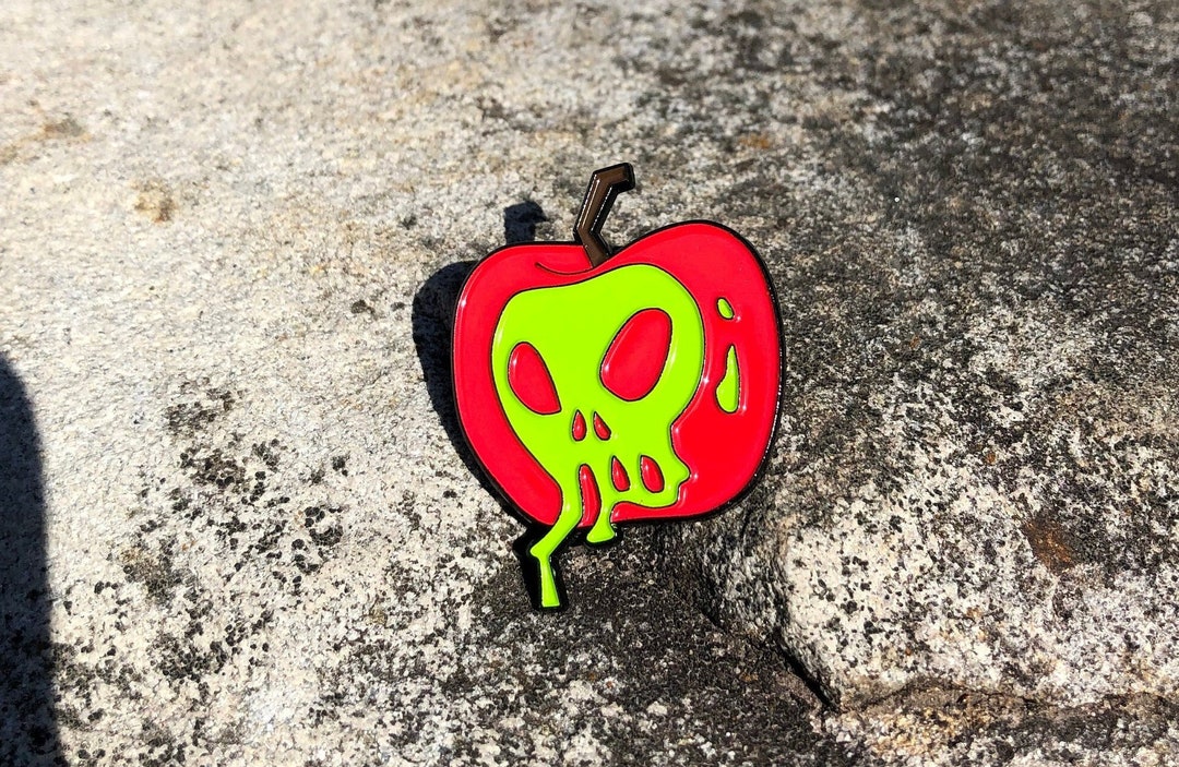 Poison Apple Pin Snow White Comic Soft Enamel Pin Badge Lapel LGBT Food ...