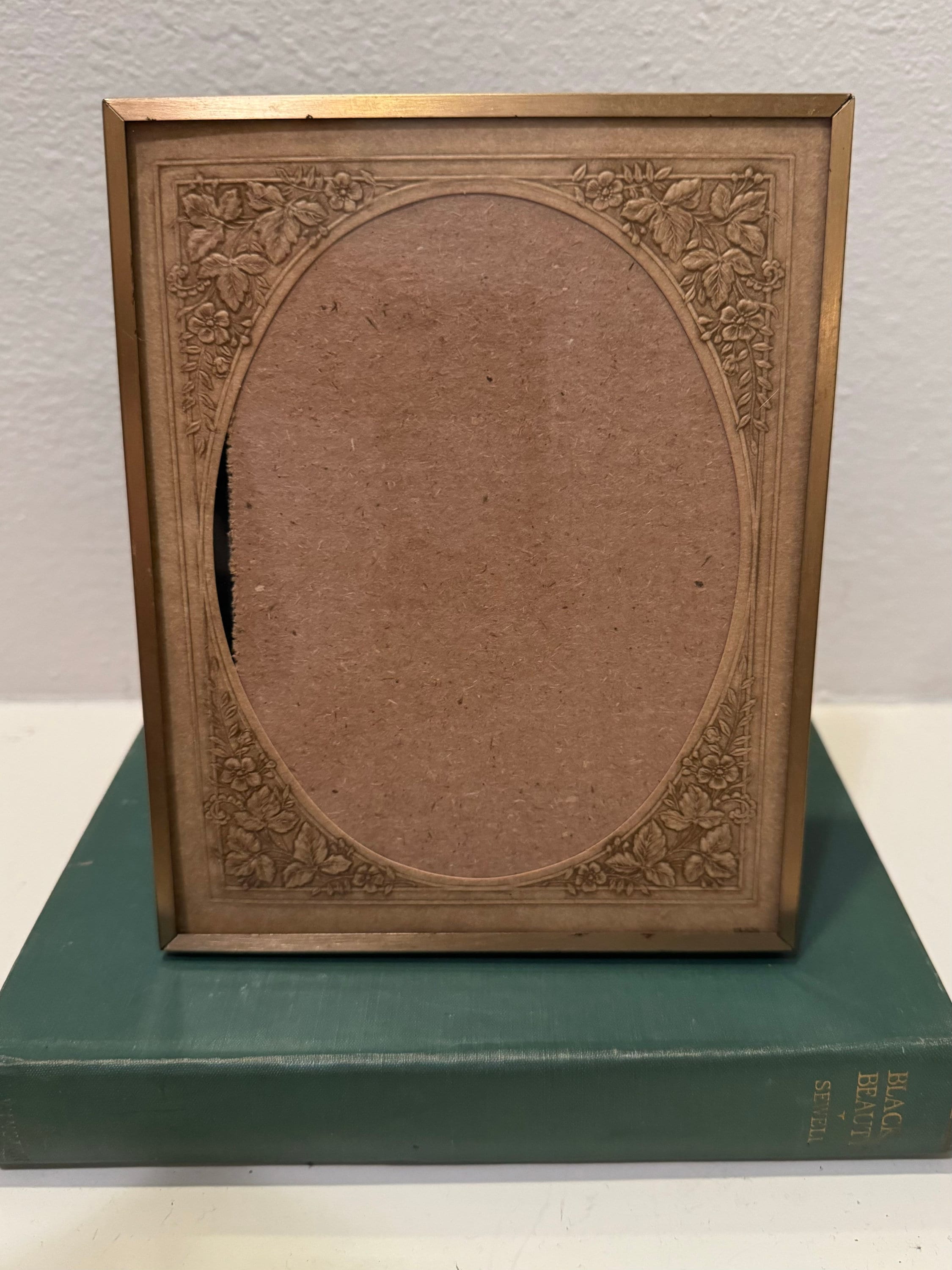 Vintage Brass 6x7 Picture Frame With Floral Leaf Paper Oval Border ...