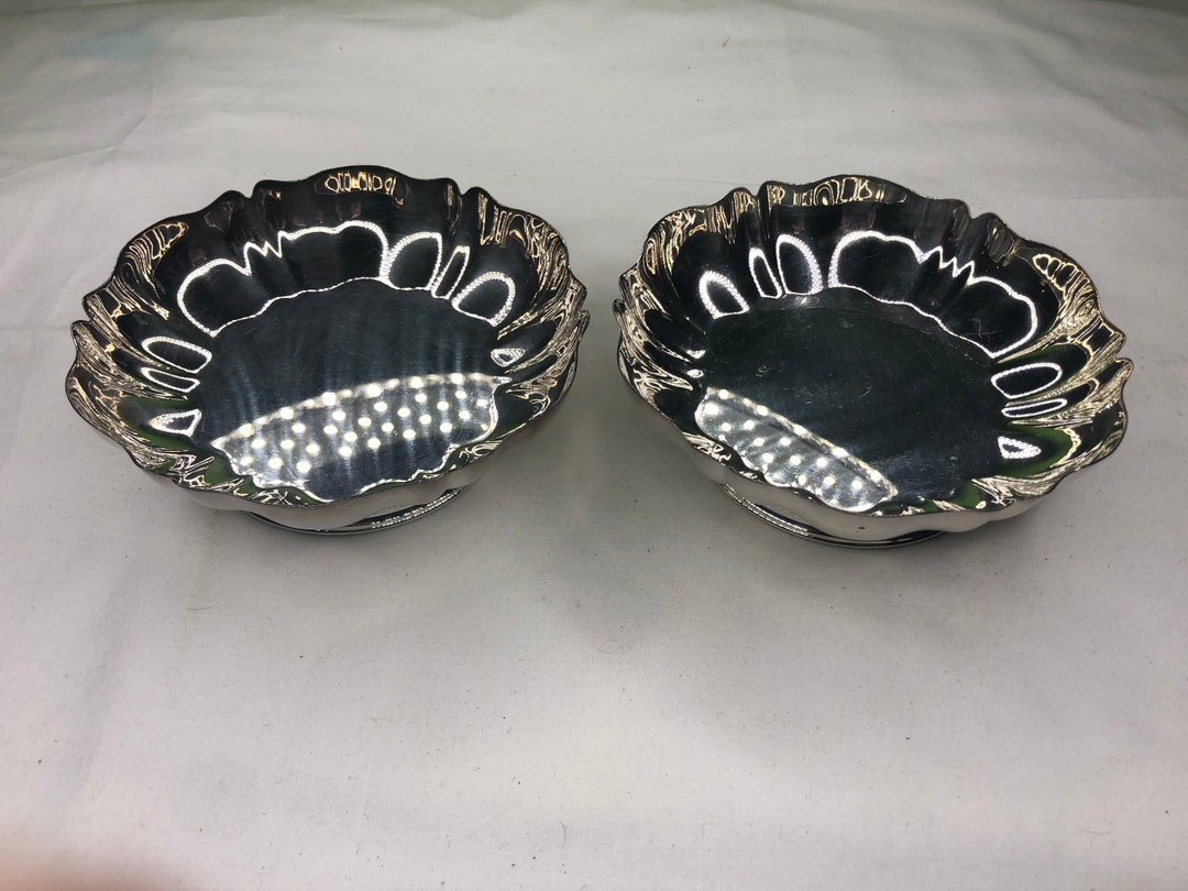 Vintage Oneida Siversmiths Candy or Trinkets Dish Set of 2 Beautifully ...