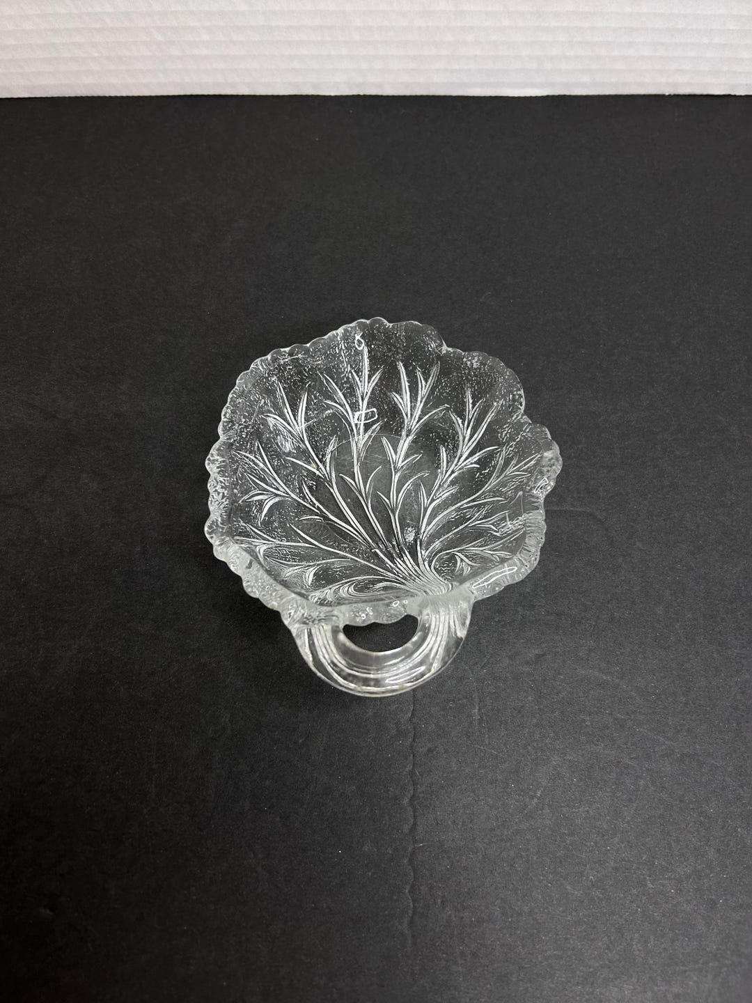 Vintage Indiana Glass Clear Cabbage Leaf Finger Candy Pebble Dish/bowl ...