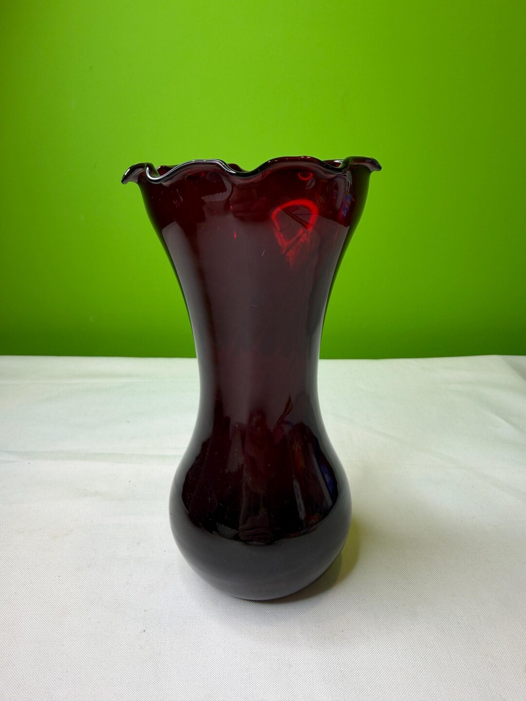 Vintage Looks to Be Viking Red Ruby Red Glass Flower Vase Scalloped Rim ...
