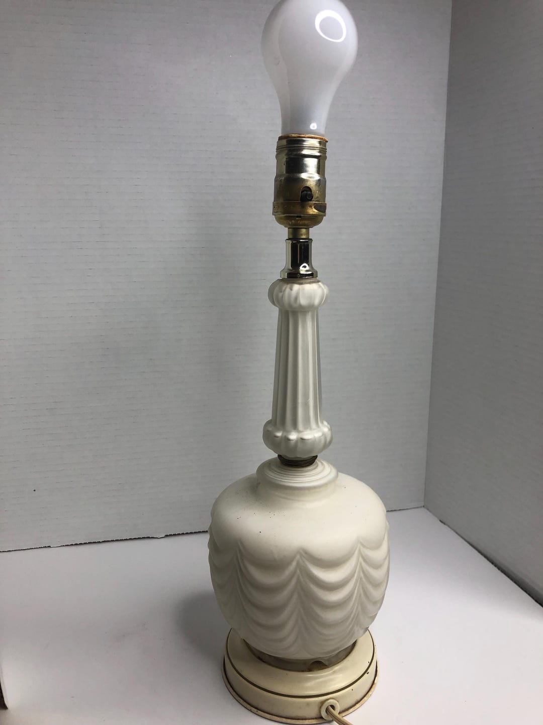 Vintage Cased Glass Satin White Table Lamp With Lincoln Drape Pattern ...