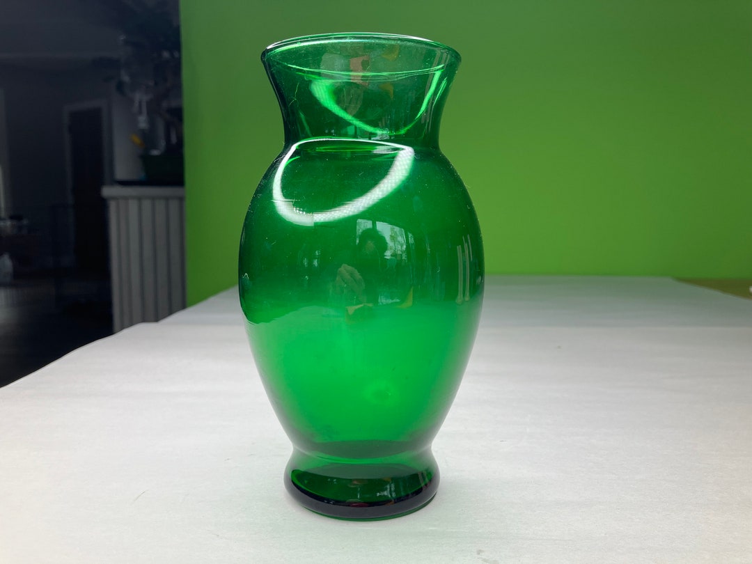 Vintage Emerald Green Glass Vase With Gorgeous Shape and Color Unb - Etsy