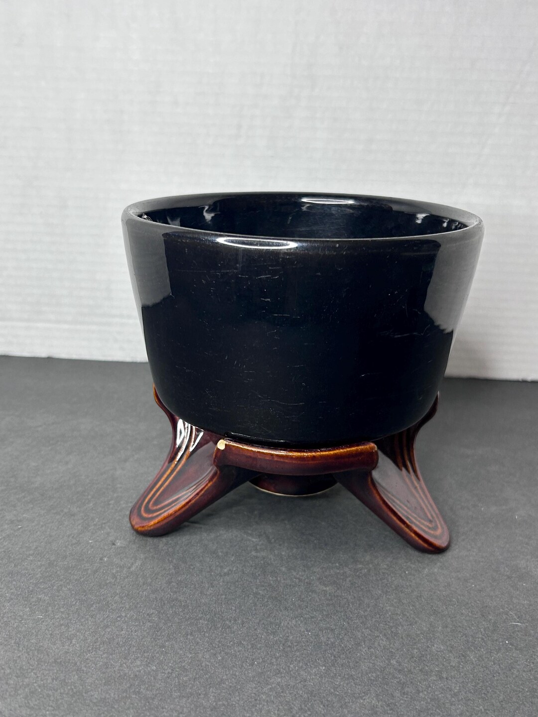 Vintage Hall USA Ceramic Set Black Planter and Brown Raised Base - Etsy