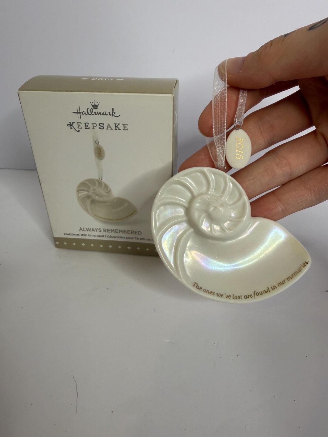 Hallmark Ornament ALWAYS REMEMBERED Nautilus Seashell Remembrance ...