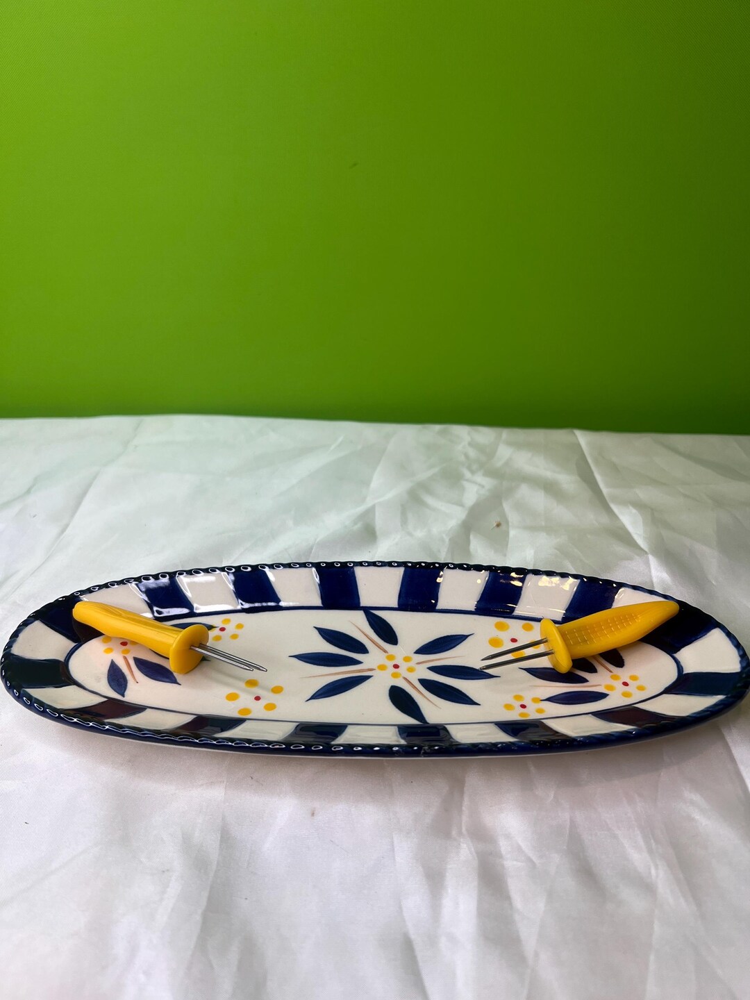 Temptations by Tara Old World Blue Floral Corn Cob Oval Plate With End ...