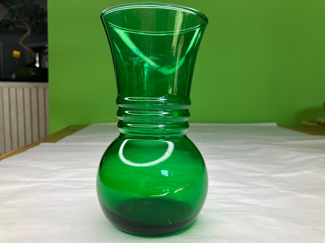 Vintage Emerald Green Glass Vase - Etsy