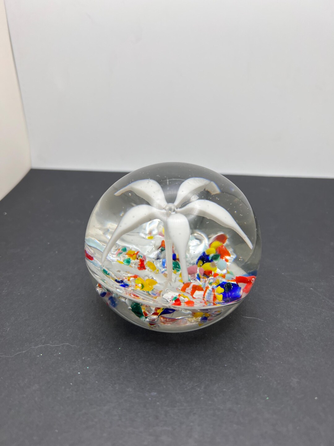 Vintage Beautiful Five Petal White Lily Studio Art Paperweight With ...