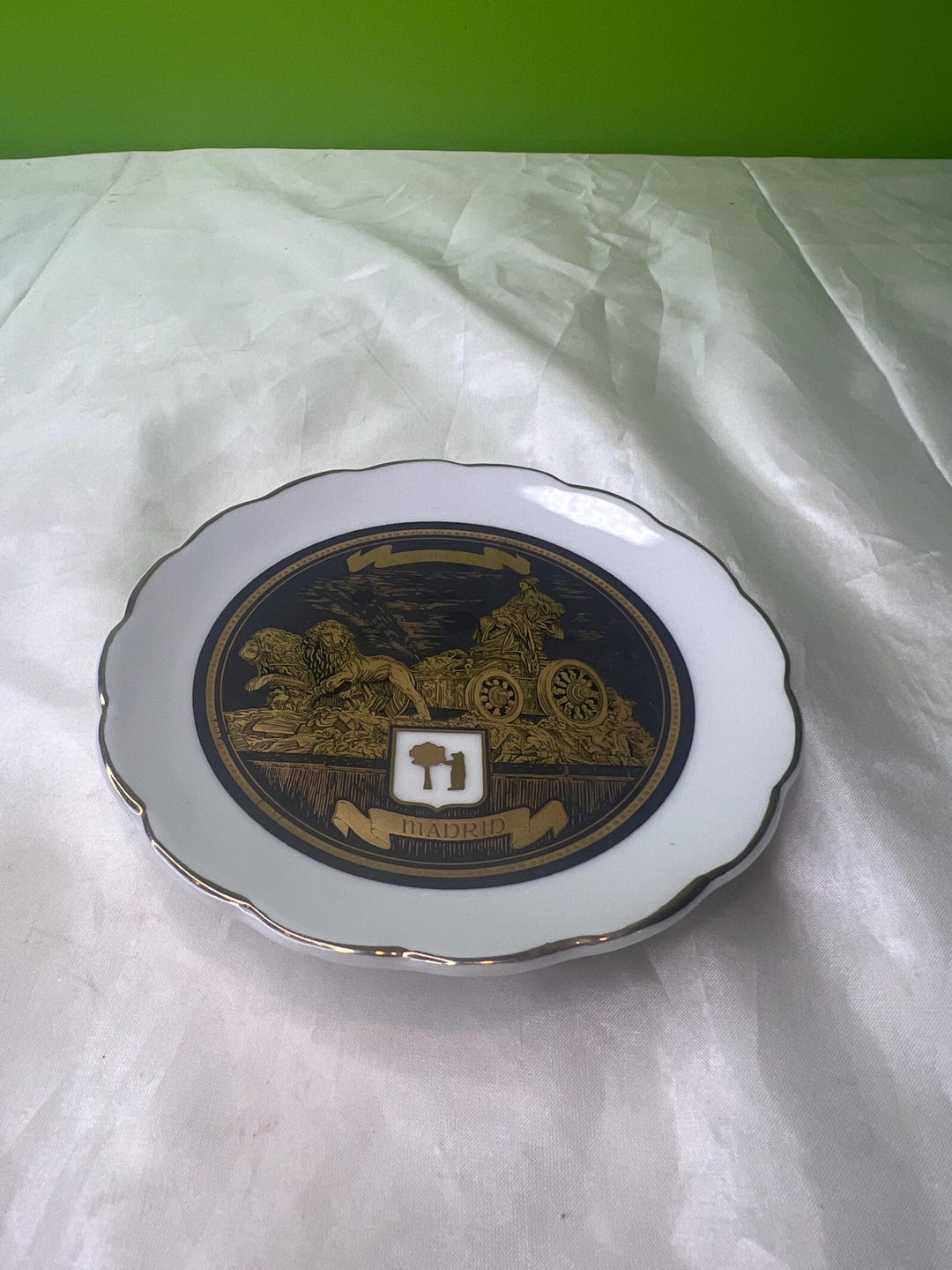 Vintage Oro 1a Ley Collector Plate Lions Pulling Cart Carriage Man on ...