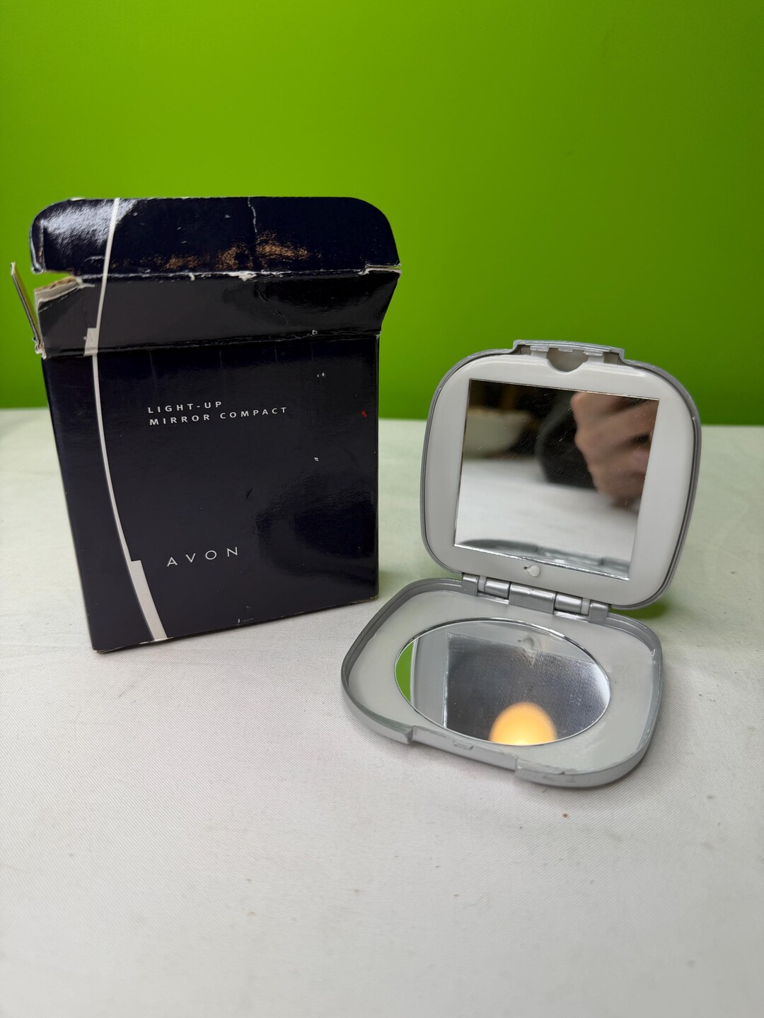 Vintage 2002 Avon Light-up Mirror Compact ~ Doesnt Work ~ Need New ...