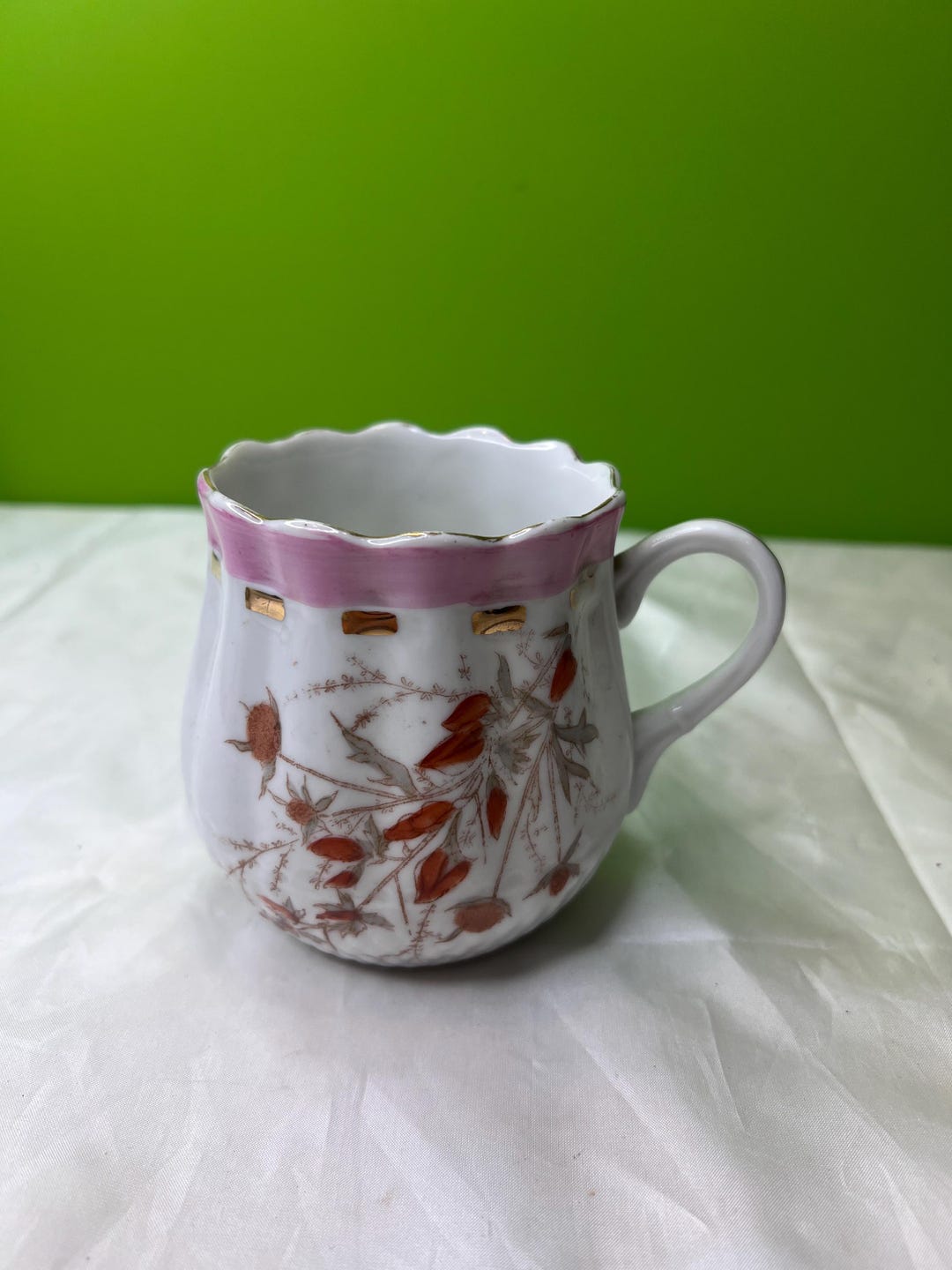 Vintage White Scalloped Edge Cup With Floral Design, Pink Trim and Gold ...