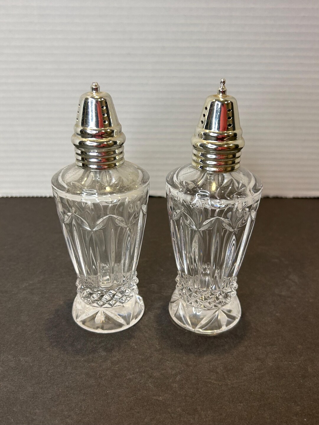 Vintage Pair of 2 Large Clear Cut Glass With Metal Screw Top Fancy Salt ...