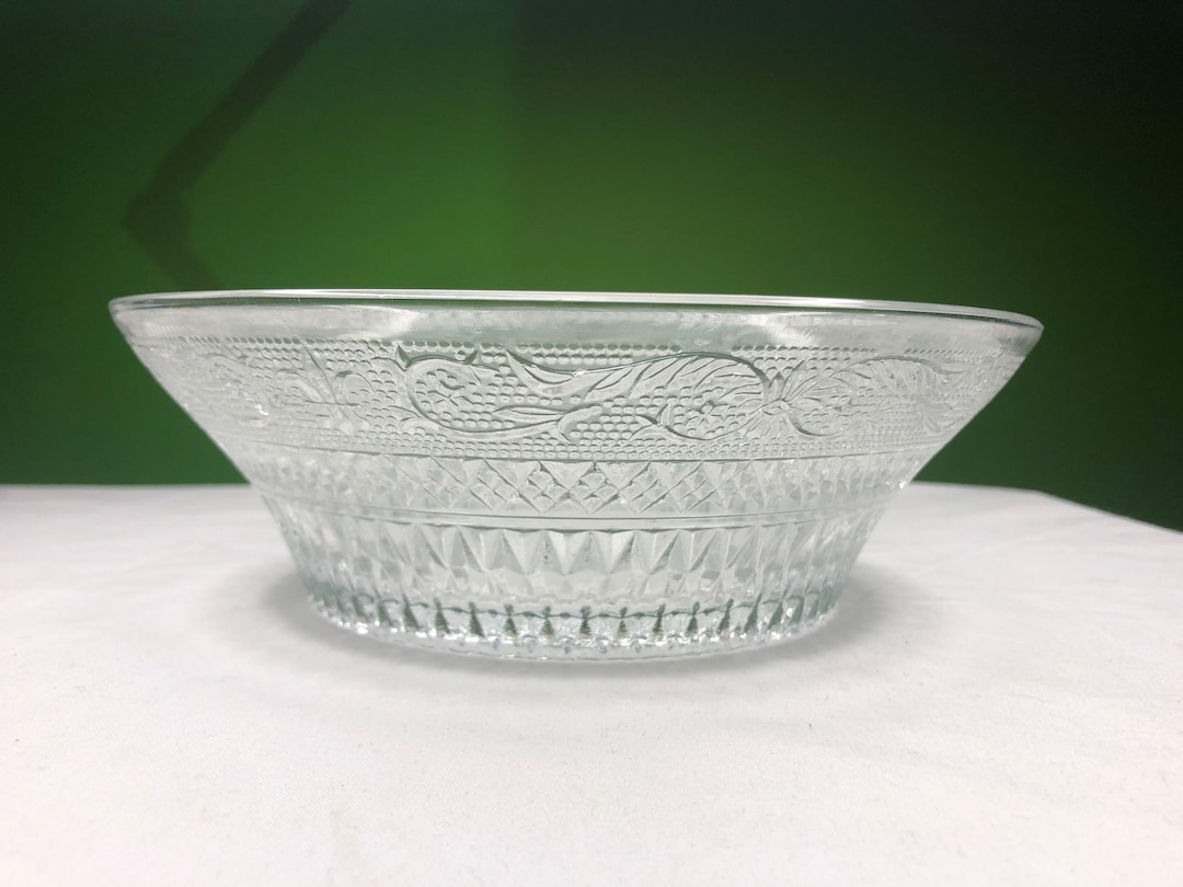 Vintage Malaysian Clear Crystal Glass Serving Bowl With Gorgeous Flyer ...
