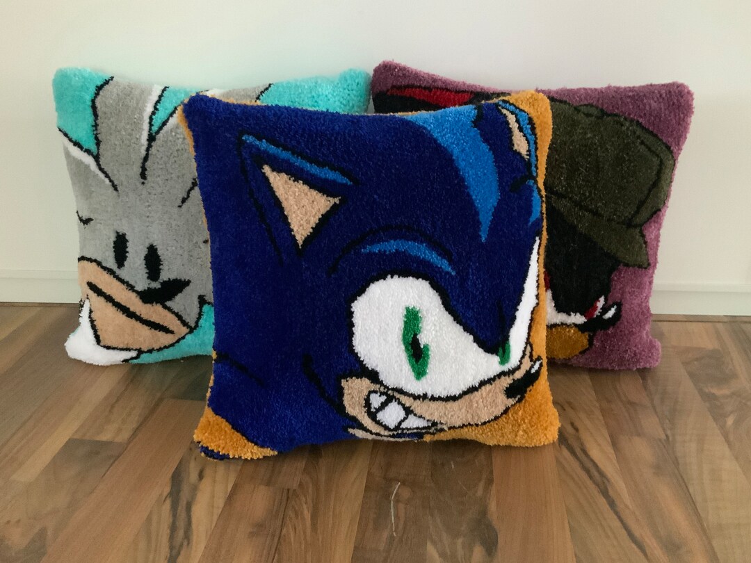 Tuften Sonic Cushions Silver the Hedgehog, Espio the Chameleon, Surge ...