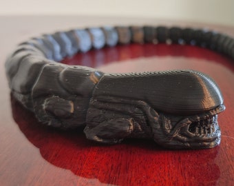 Alien Chestburster Articulated Desk Toy Xenomorph Alien 3D Printed ...