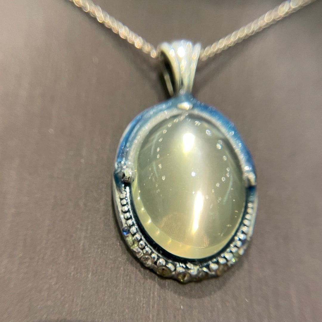 Ethereal Cats Eye Moonstone Pendant in Sterling Silver, 27 Ct ...