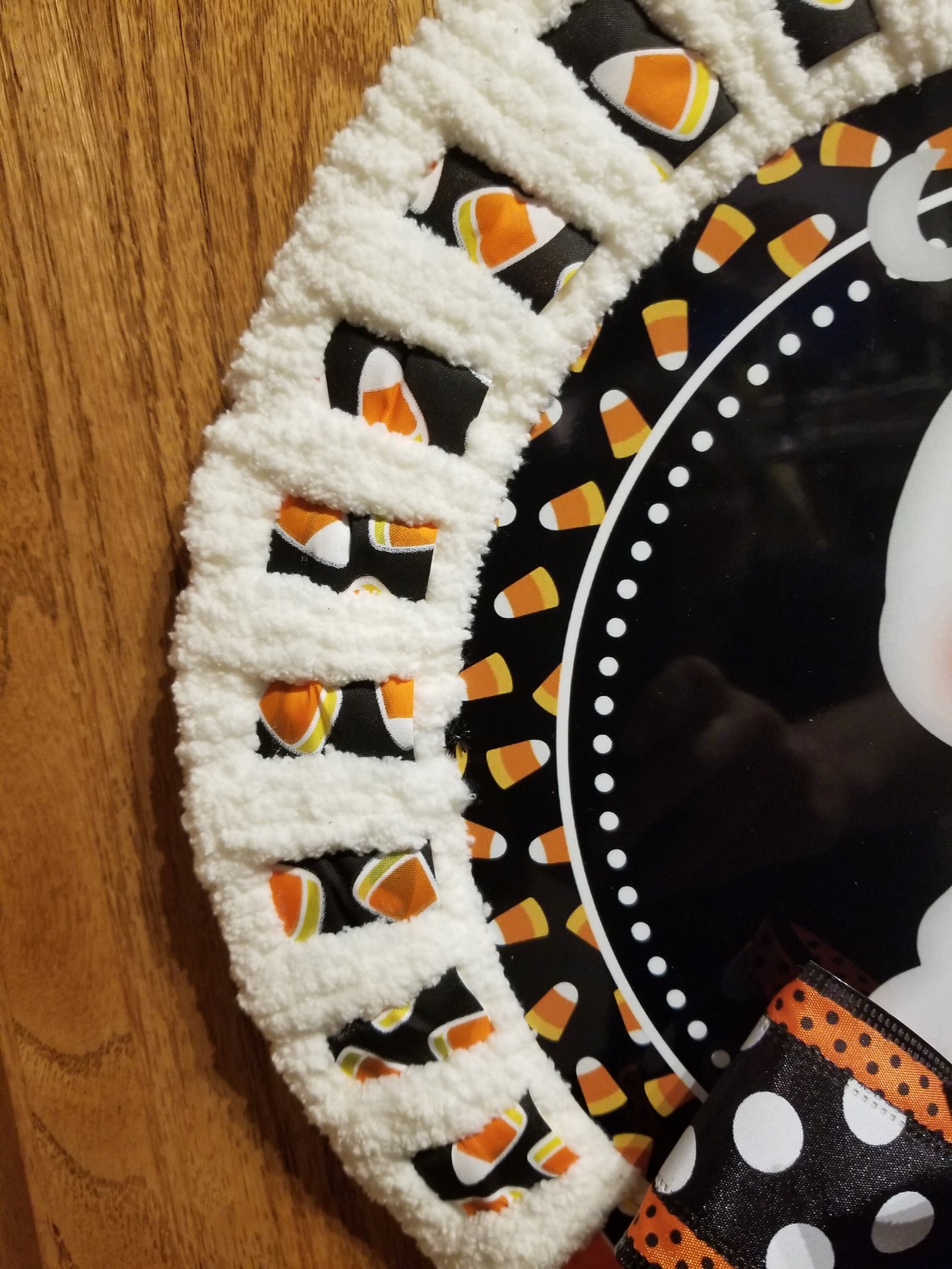 Chunky Yarn Halloween Ghost Candy Corn Yarn Door/wall - Etsy