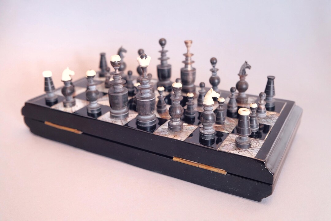 1970's Vintage Vietnamese Horn Chess Set With Mother of Pearl Inlay ...