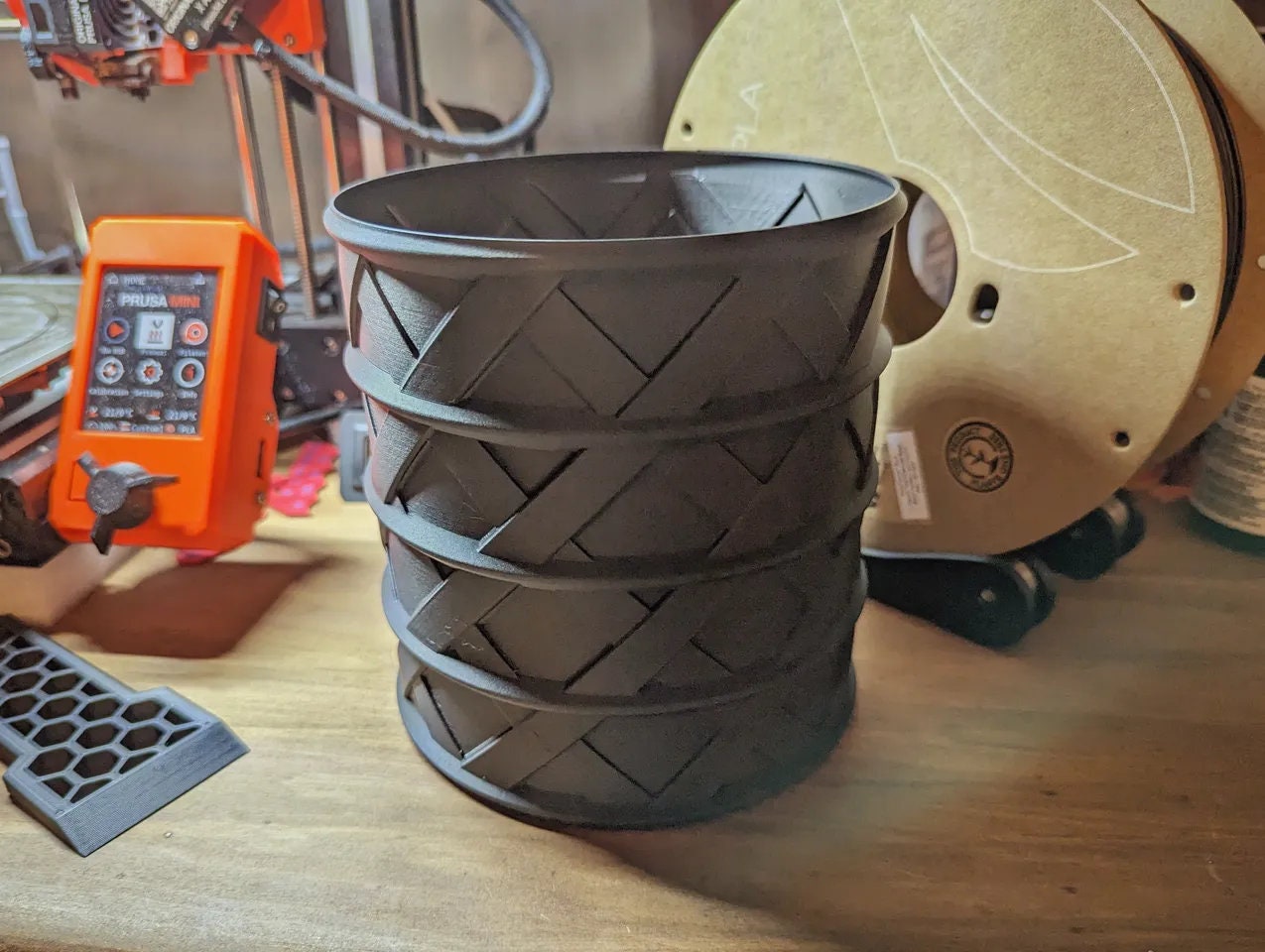 Sleek 3D Printed Trash Bin Perfect Addition to Your Desktop for Easy ...