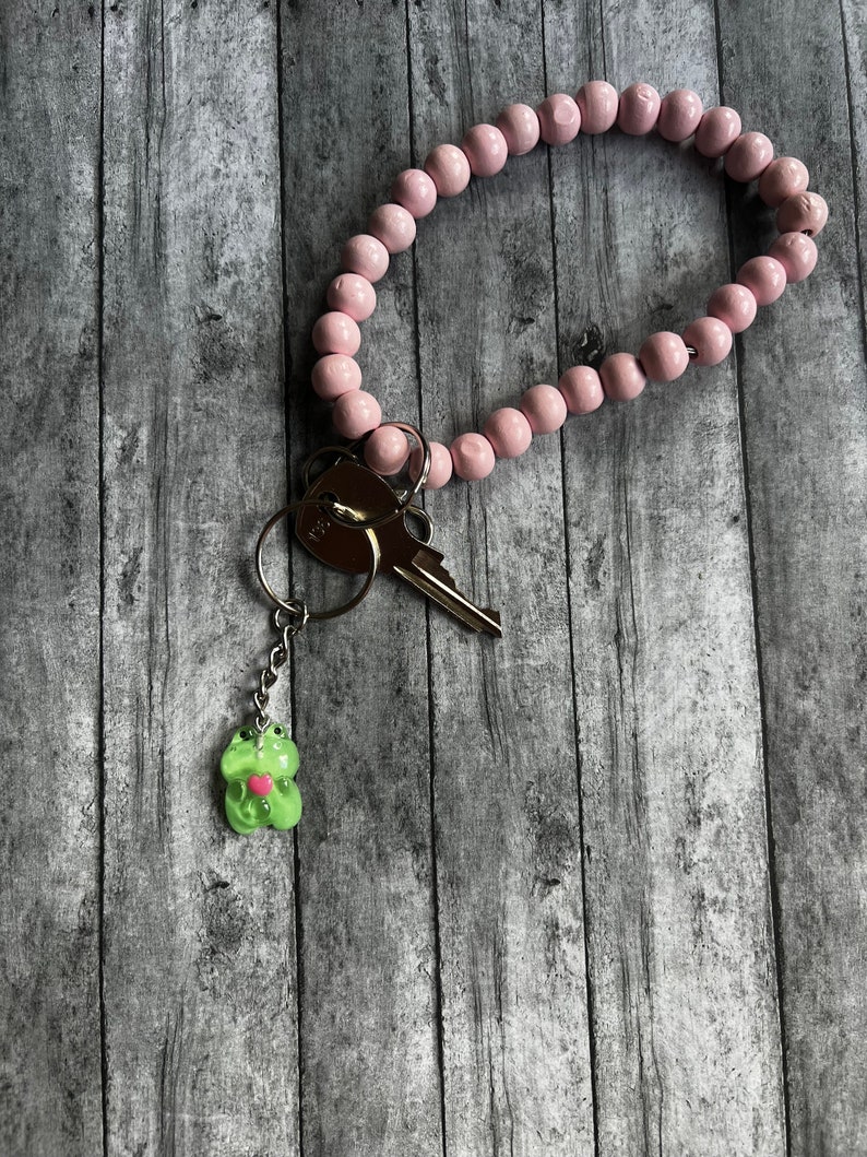 Frog Holding Heart Keychain, Silver Keychain, Resin Keychain, Wristlet ...