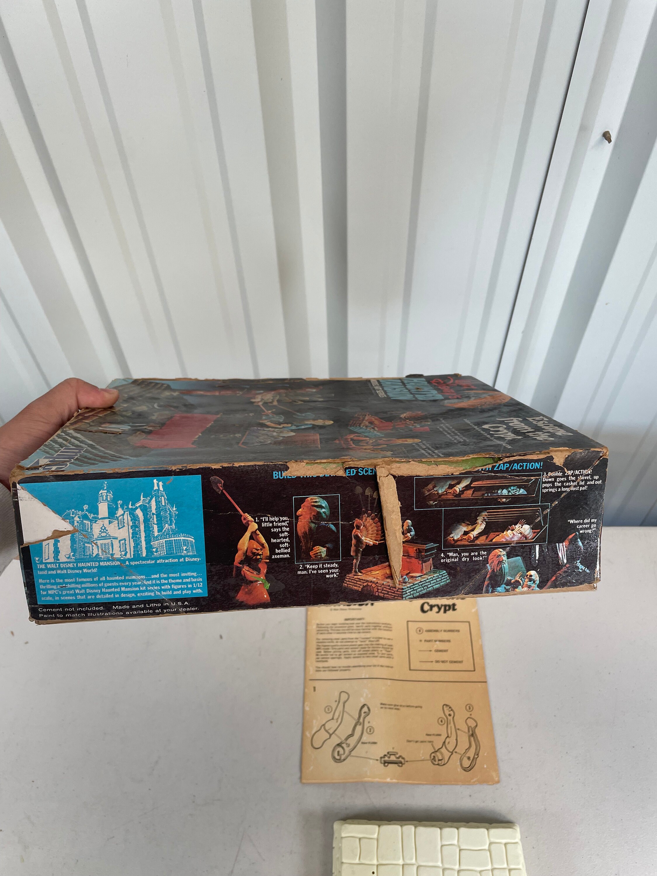 Vintage Walt Disney Haunted Manison Model Kit Escape From the Crypt ...