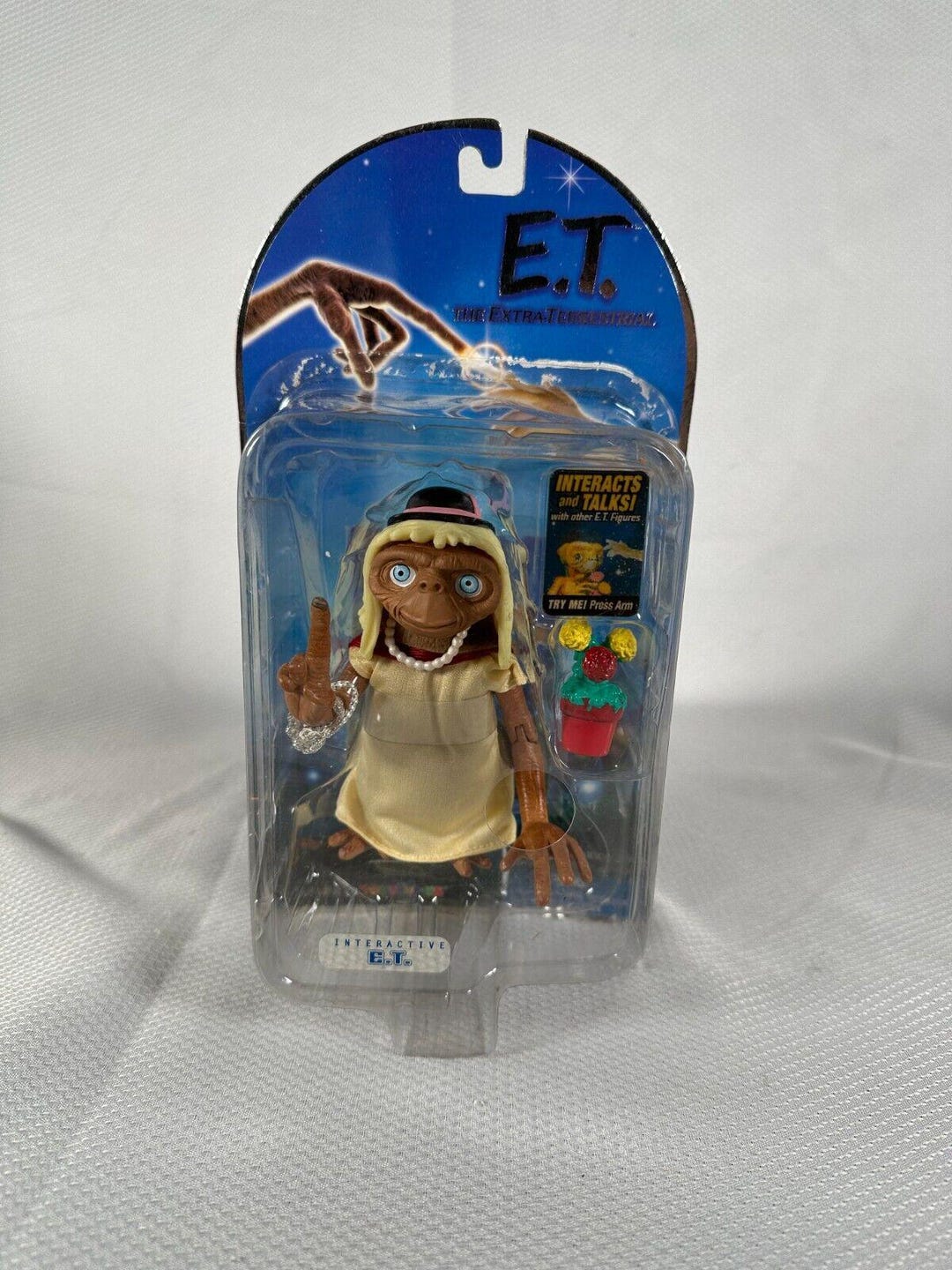 E.T. the Extra Terrestrial Interactive Action Figure Doll Toys R Us ...