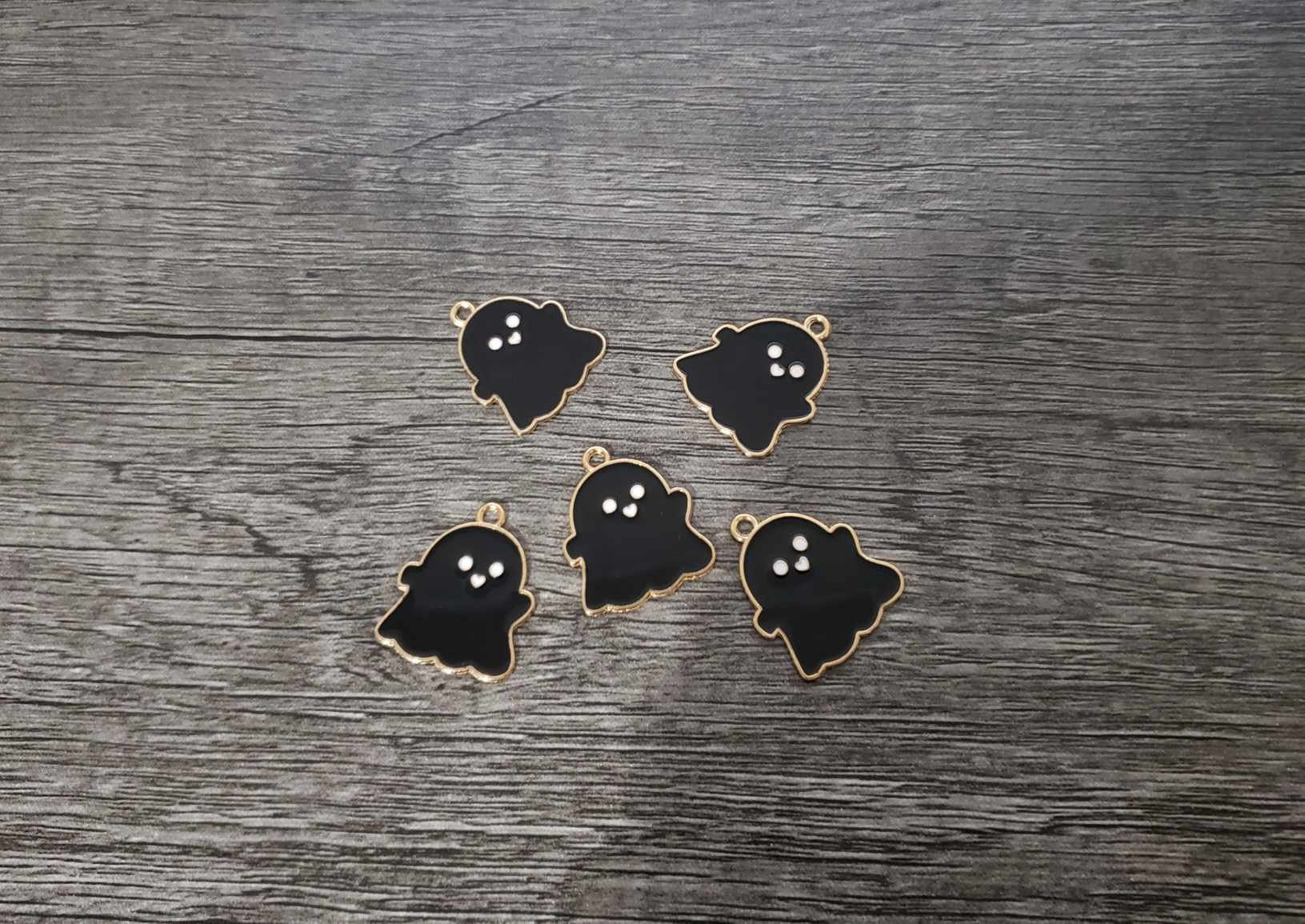 Cute Ghost Charms 5 Cute Ghost Halloween Charm Cartoon Charms DIY ...