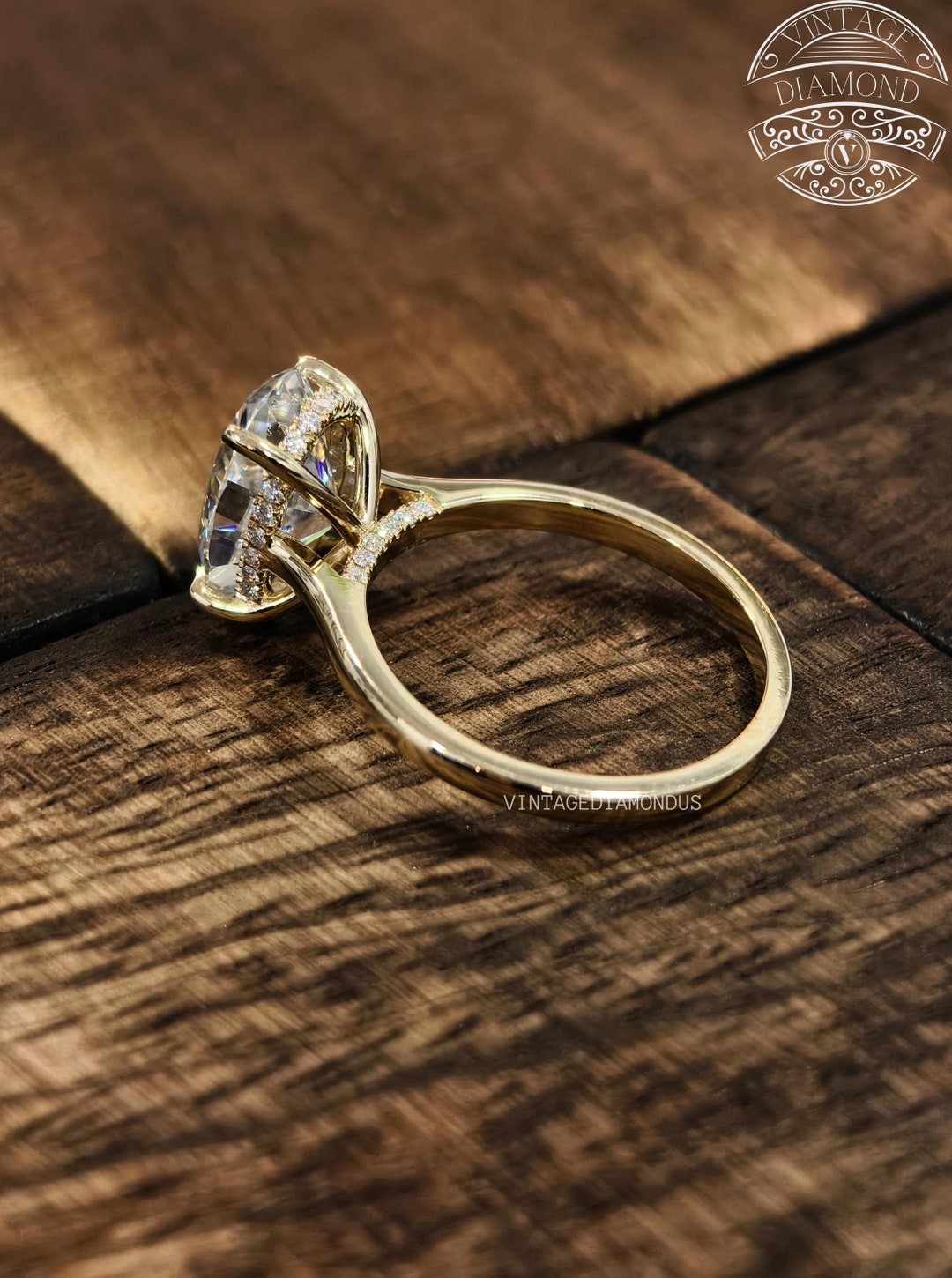 Hidden Halo Moissanit Cathedral Setting Ring, Oval Cut Wedding ...