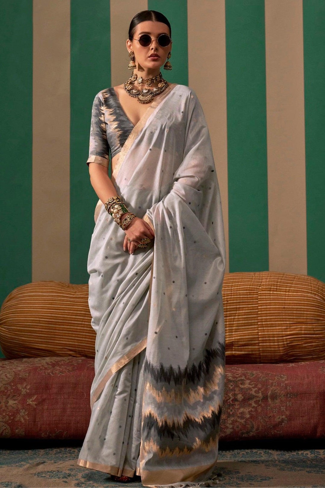Smoke Grey Handloom Weaving Silk Saree With Contrast Colour Patola ...