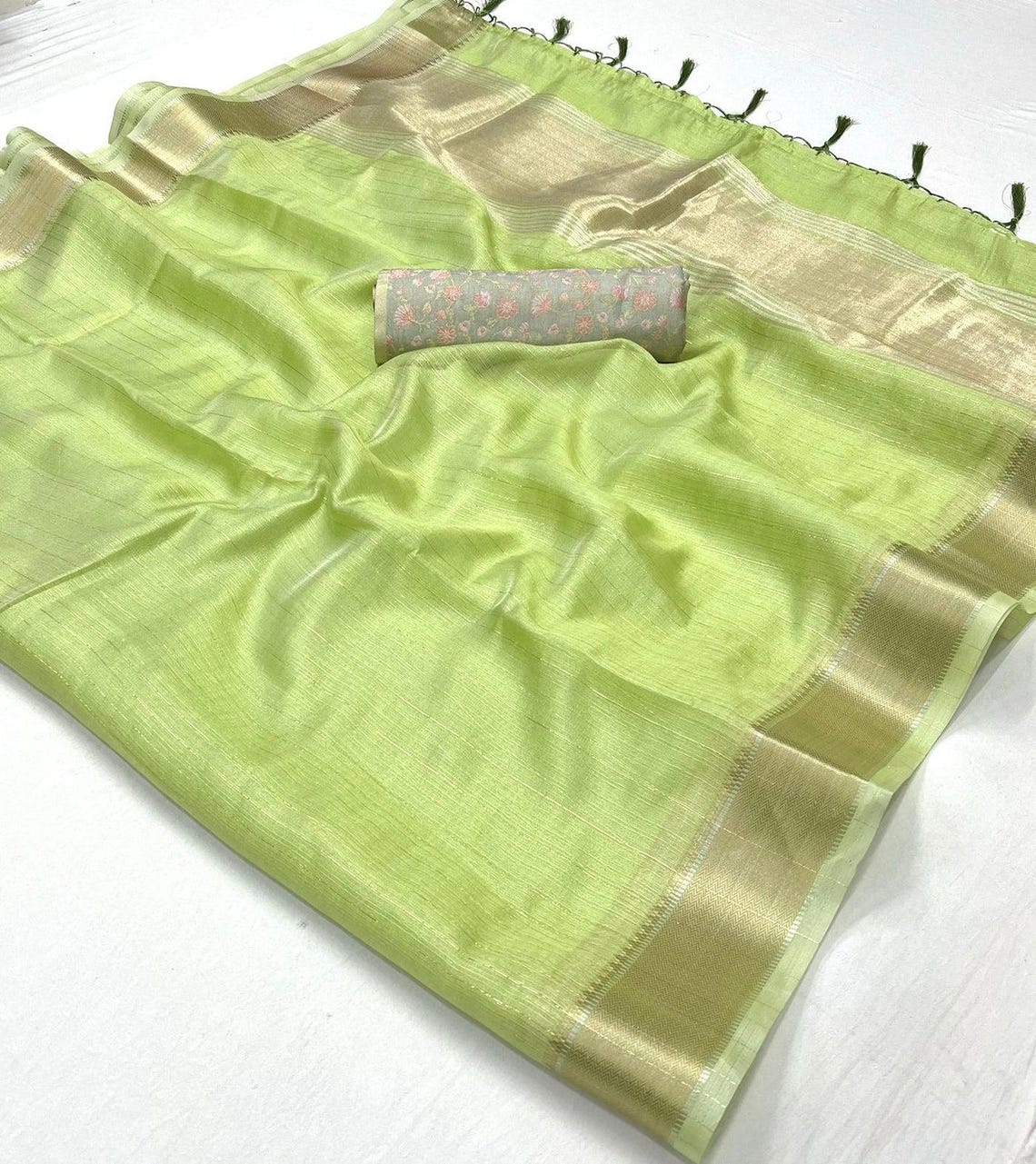 Parrot Green Handloom Weaving Classical Silk Saree With Blouse for ...