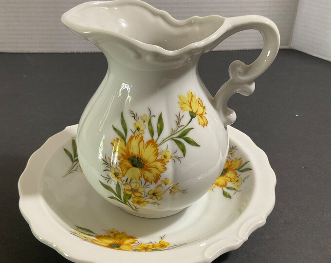 Vintage Small Porcelain Pitcher and Bowl Set. Made in Japan - Etsy
