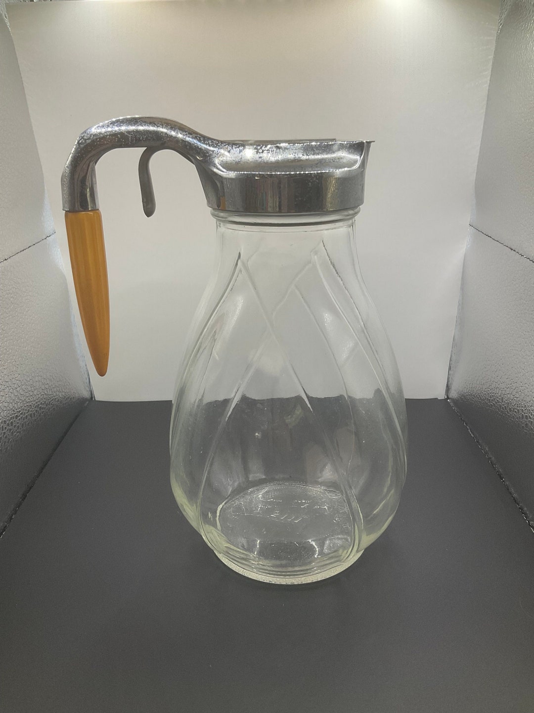 Vintage Federal Tool Syrup Dispenser With Amber Bakelite Handle. 8 1/2 ...