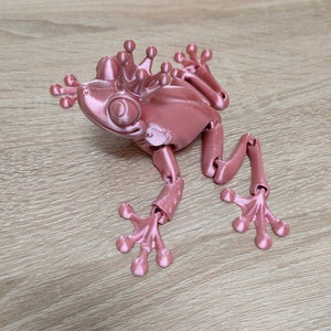 Articulated frog Prince Toy, 3d Printed, Fidget Toy for Children or ...
