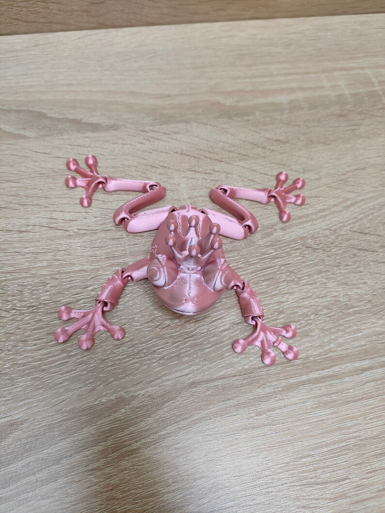 Articulated frog Prince Toy, 3d Printed, Fidget Toy for Children or ...
